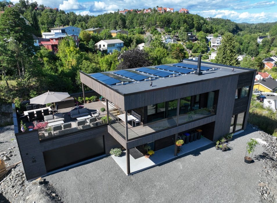 Tradisjonelt møter moderne med utsikt over Arendal - Hellvik Hus